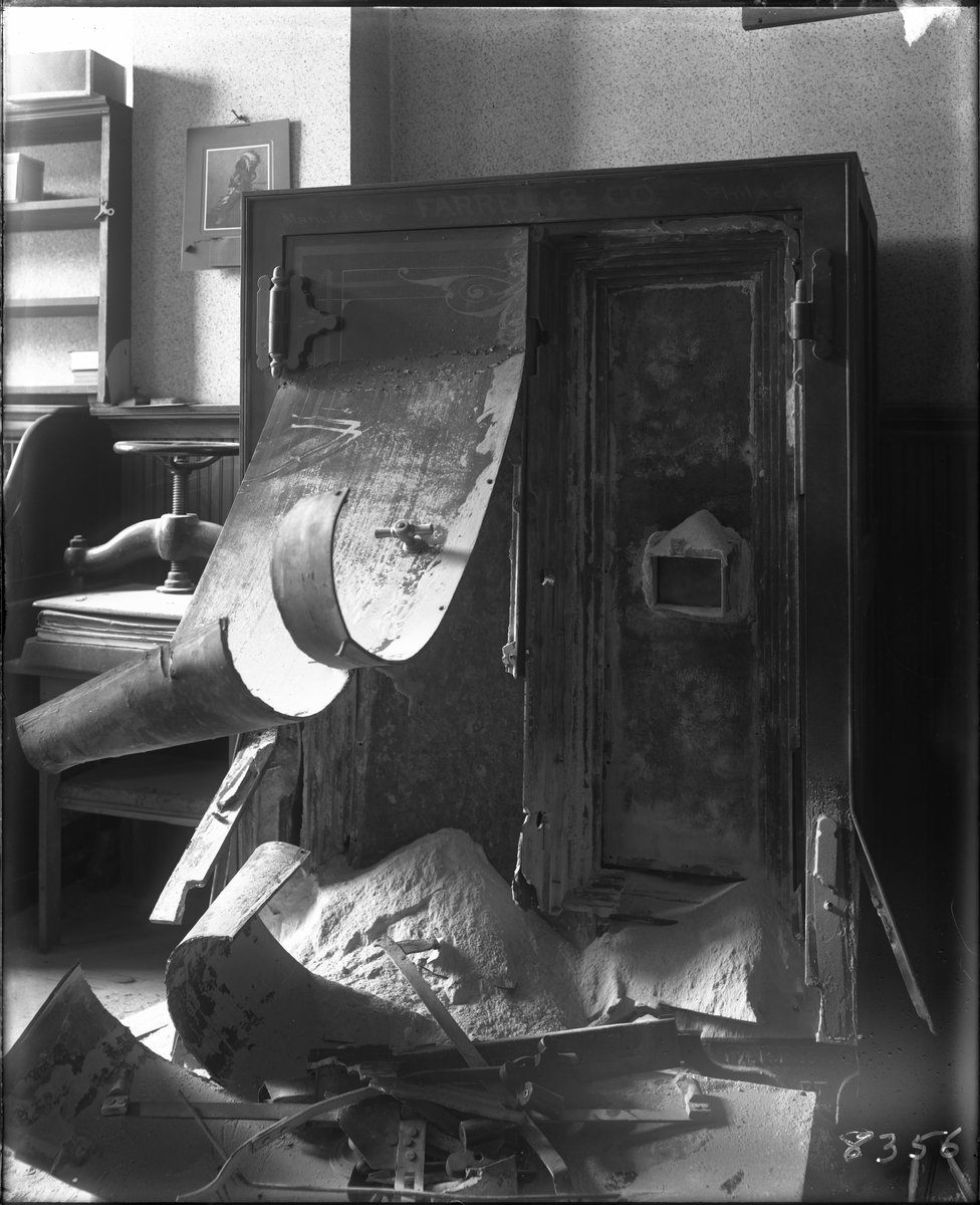 Crime scene. Post Office robbery, Media · Media Historic Archives